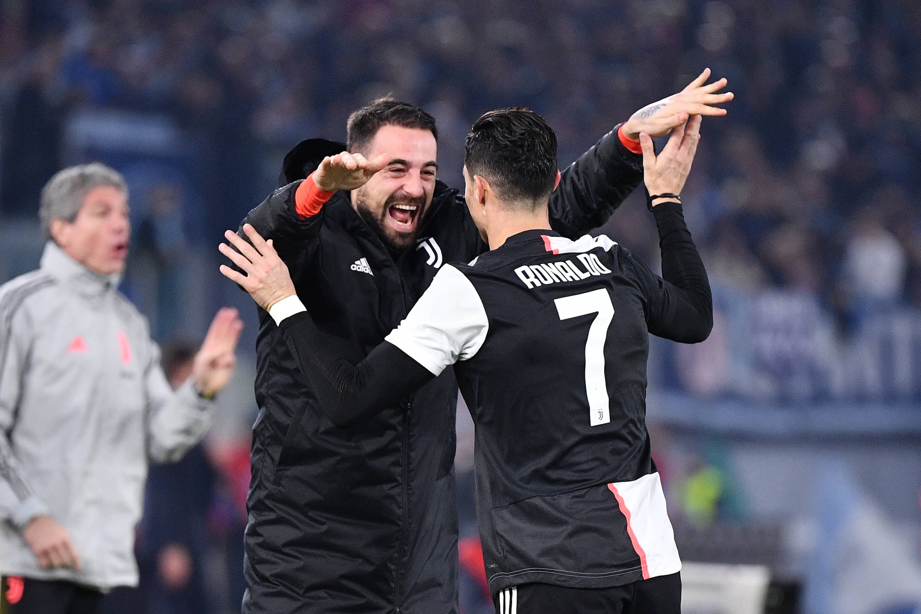 Auguri CR7, neo 35enne e sempre più da record in maglia bianconera - WH ...