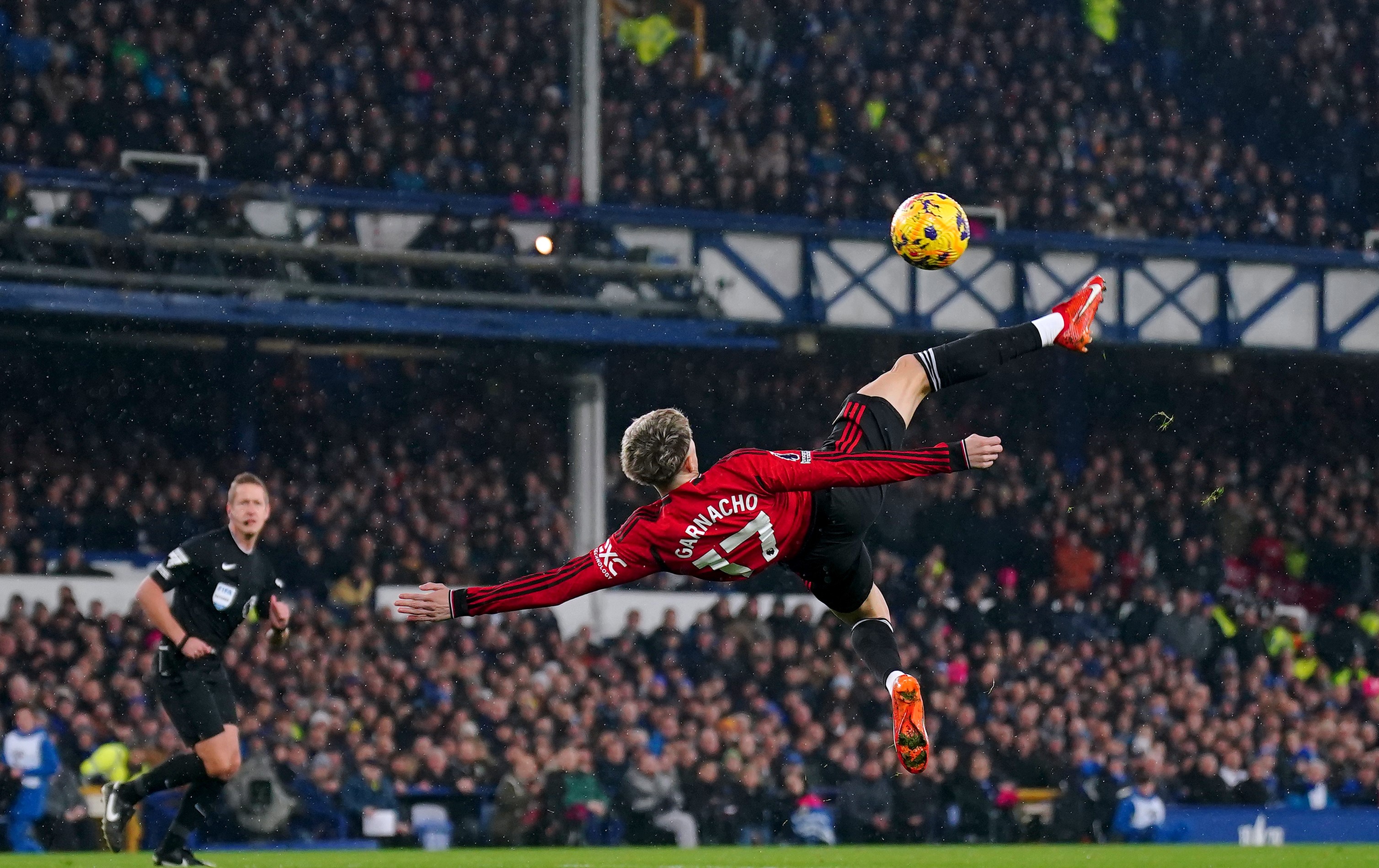 Calcio estero, risultati del weekend: l'Arsenal è la nuova capolista in ...